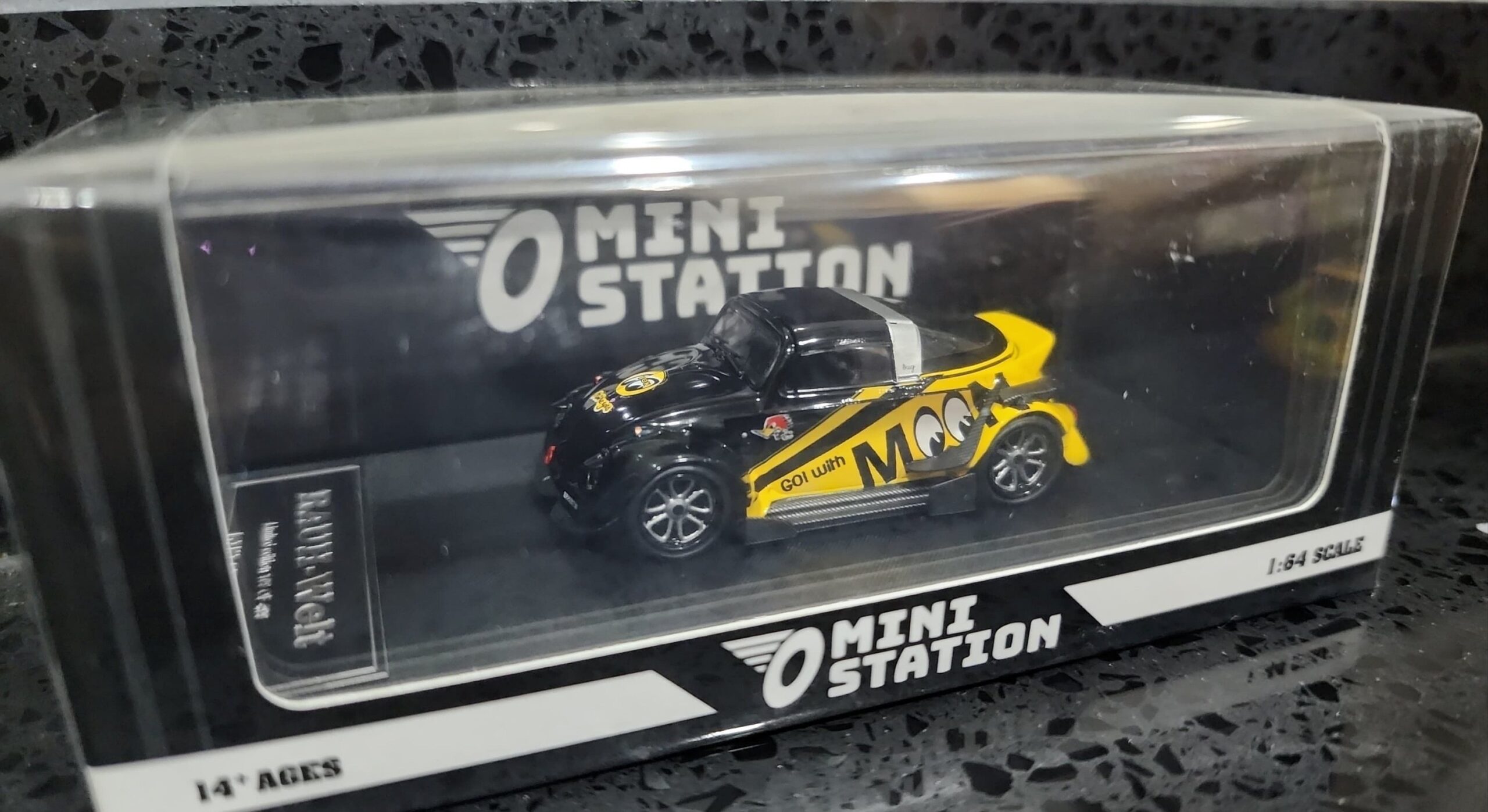 MINI STATION VOLKSWAGEN RWB BEETLE TARGA MOONEYES BLACK/YELLOW ...